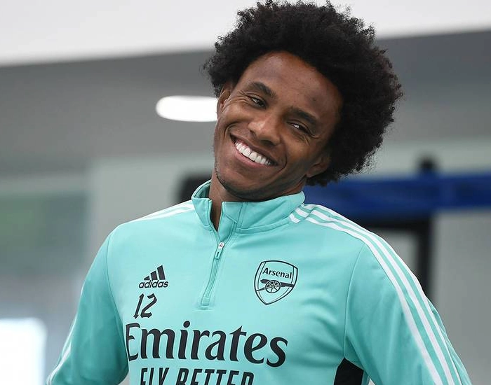 Willian chega ao Brasil e fala da expectativa de voltar ao Timão ...