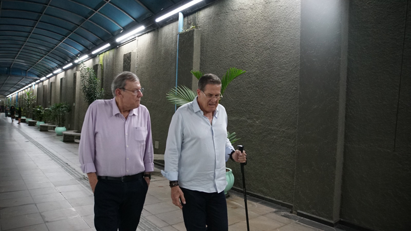 Ao lado de Osmar Santos, Milton Neves se emociona em homenagem recebida ... Ao lado de Osmar Santos, Milton Neves se emociona em homenagem recebida ...