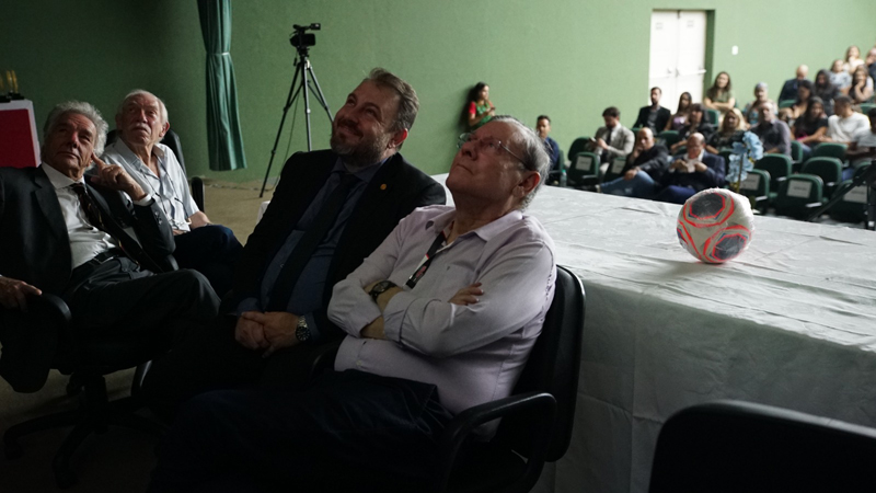 Ao lado de Osmar Santos, Milton Neves se emociona em homenagem recebida ... Ao lado de Osmar Santos, Milton Neves se emociona em homenagem recebida ...