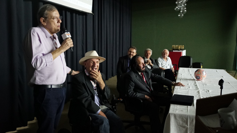 Ao lado de Osmar Santos, Milton Neves se emociona em homenagem recebida ... Ao lado de Osmar Santos, Milton Neves se emociona em homenagem recebida ...