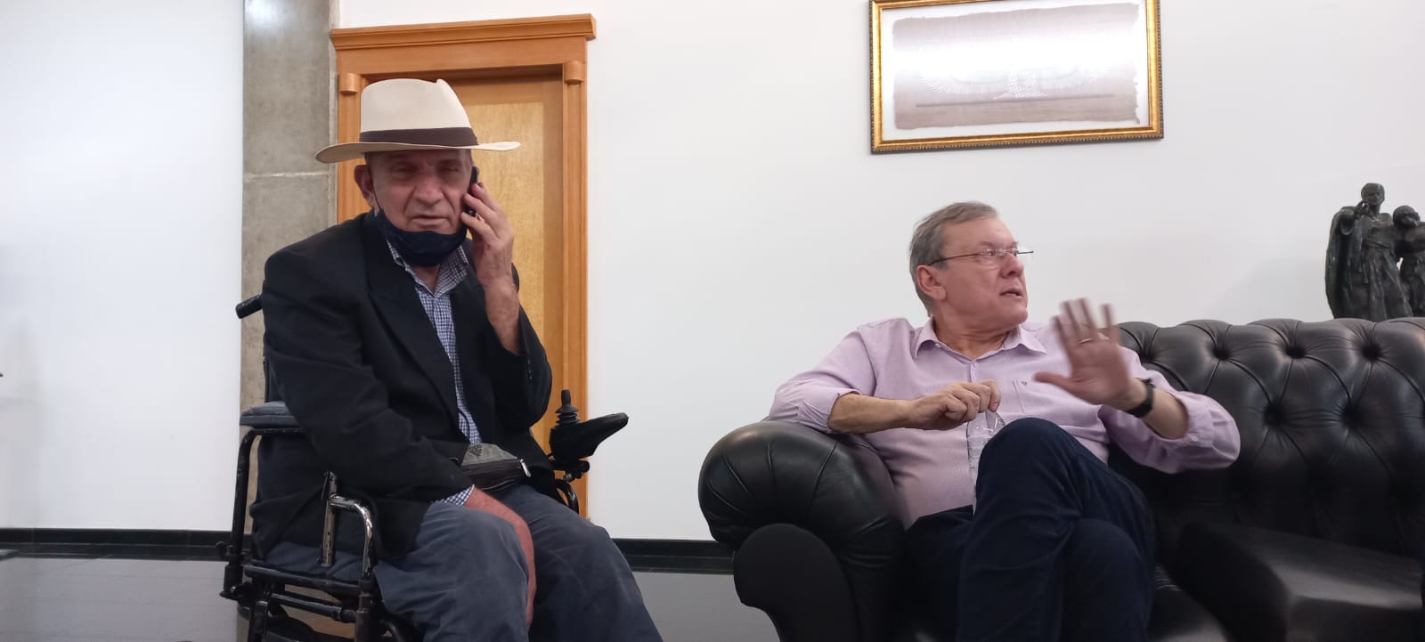 Ao lado de Osmar Santos, Milton Neves se emociona em homenagem recebida ... Ao lado de Osmar Santos, Milton Neves se emociona em homenagem recebida ...