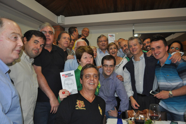 Veja como foi o enterro simbólico do Teletrim - Notícias - Terceiro Tempo