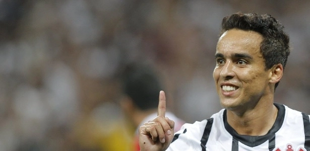 Jadson oficializa retorno ao Corinthians e já fala como jogador do ...