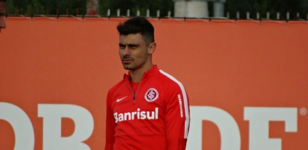 Celso Roth monta Inter com improviso, resgate e estreante no ataque ...