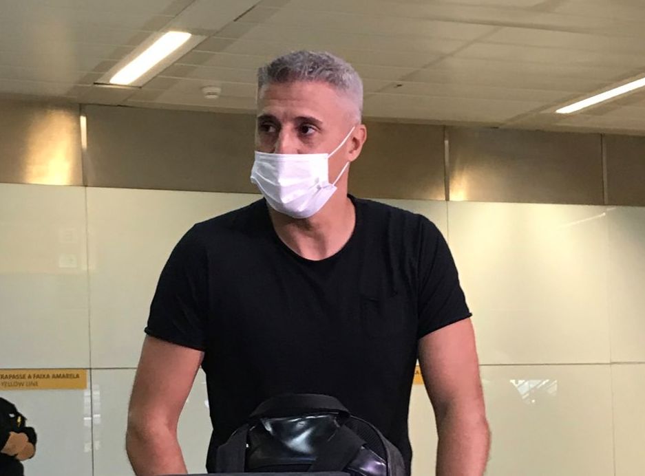 Crespo chega ao Brasil e destaca responsabilidade de assumir o São ...