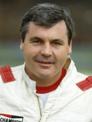 Olhos no retrovisor: Alan Jones, aniversariante hoje, rivalizou com ...